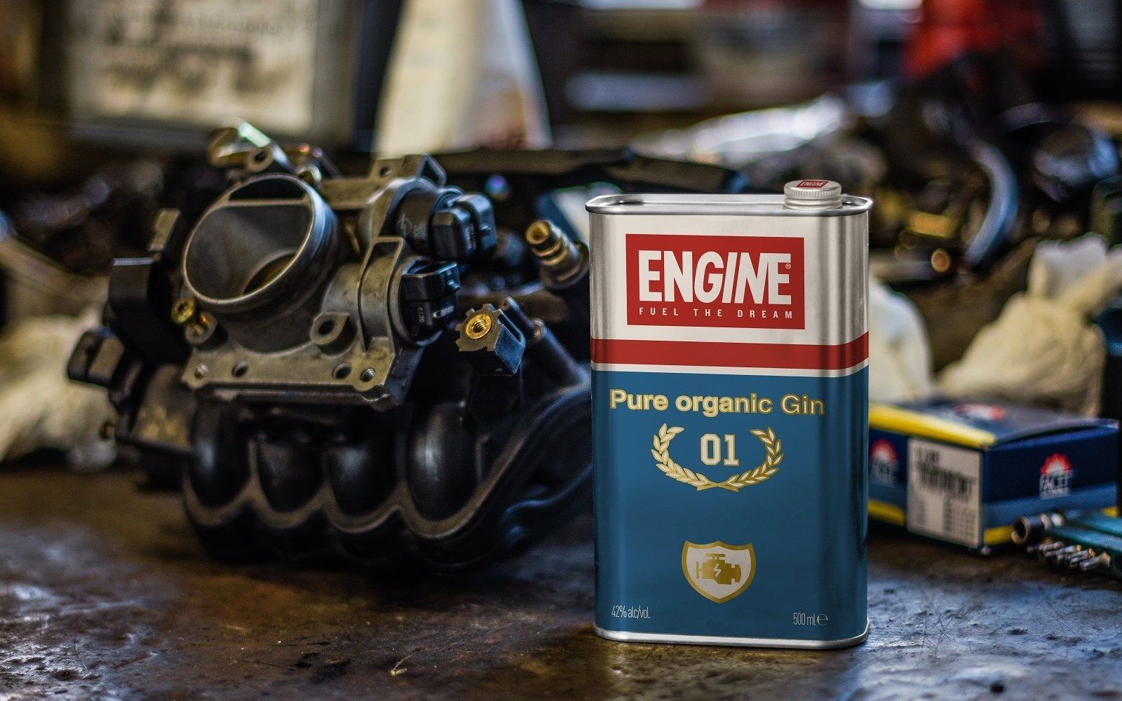 ENGINE's kit to prepare gin and tonic at home