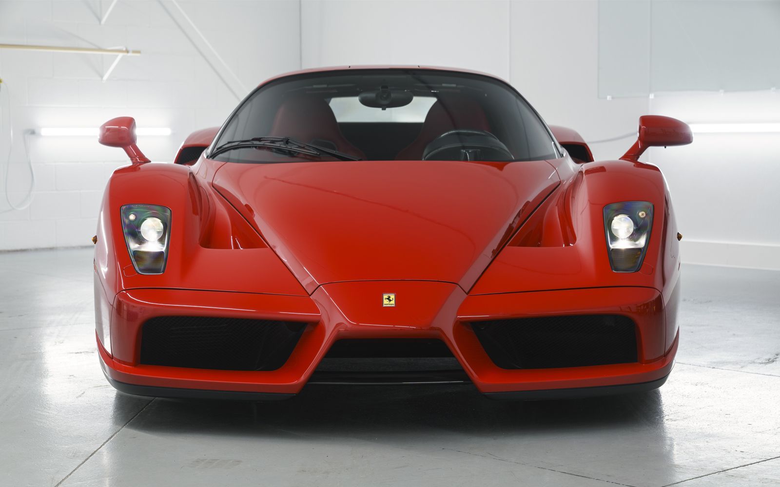 The history of the Ferrari logo