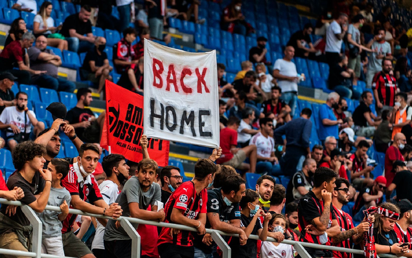 The return of the Rossoneri fans to the San Siro