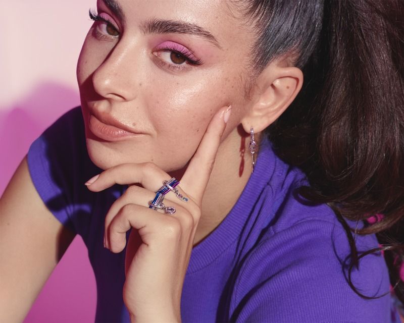 What is hyperpop and how to recreate a look with jewels