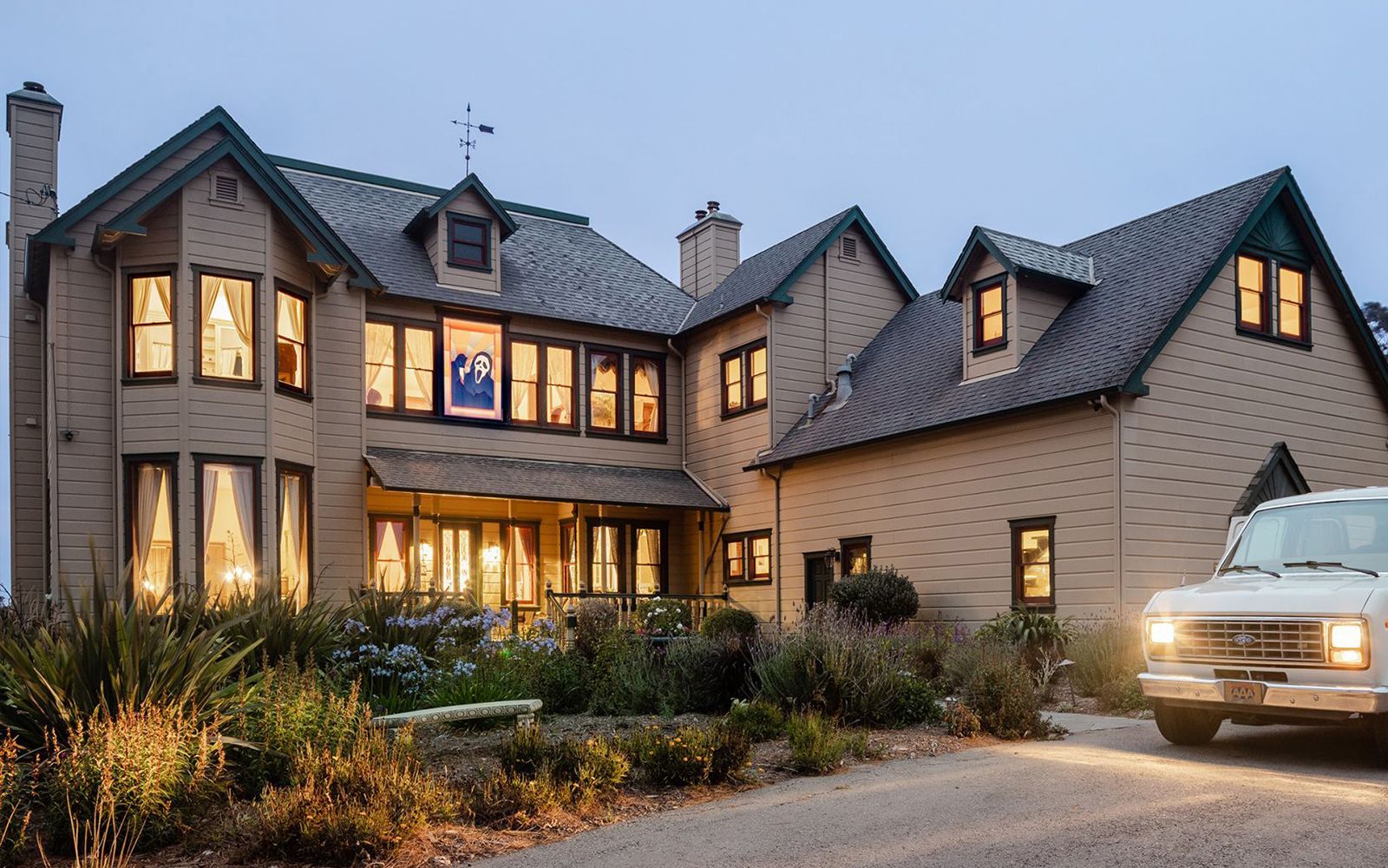 You can now spend Halloween's night in the house of "Scream"