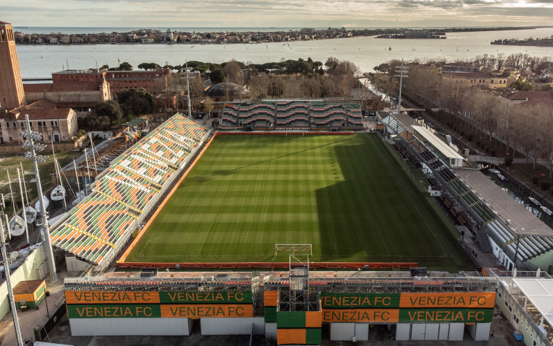 The world's most artistic team arrives in Venice for a special match ...