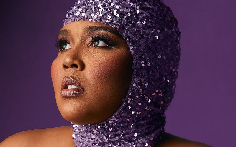 What songs will Lizzo sing during her live show in Milan?