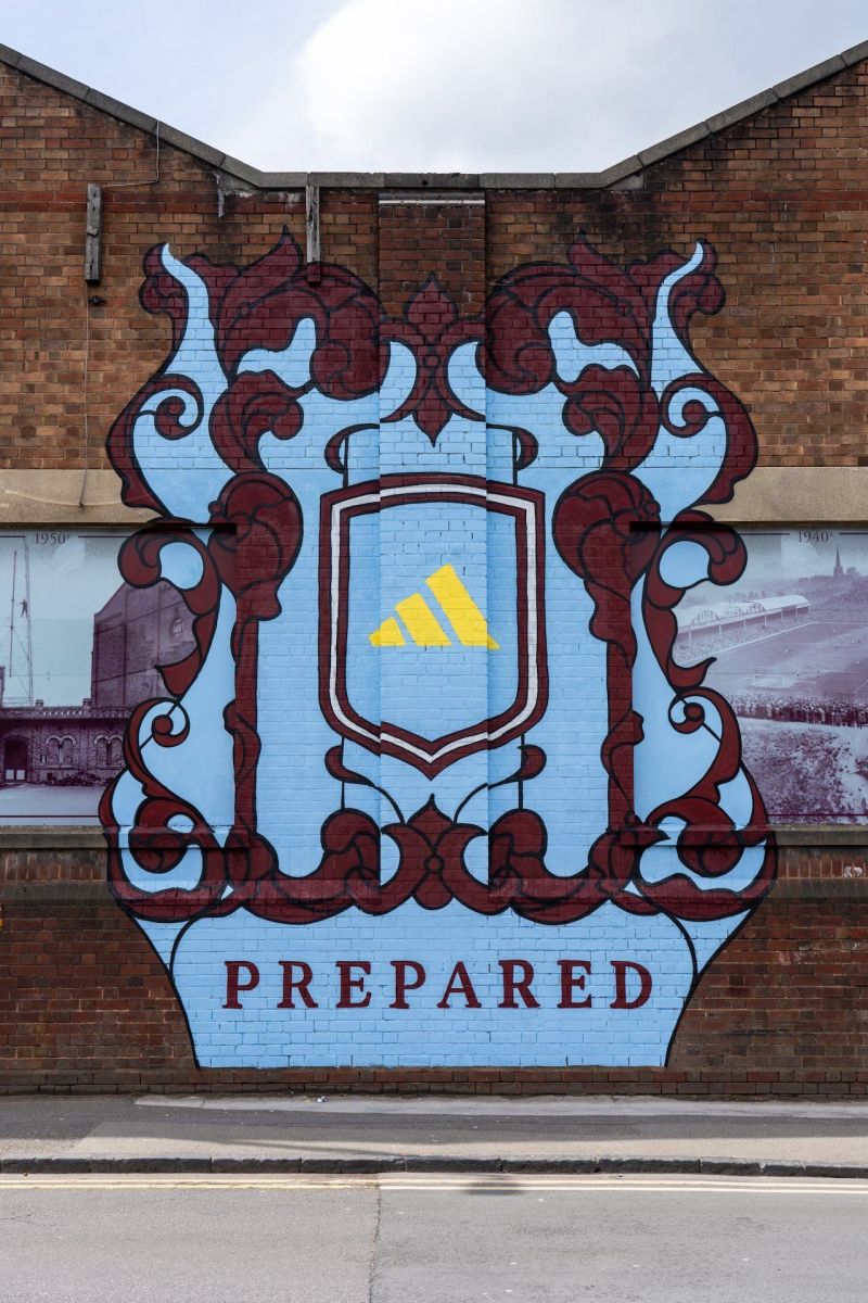 The new Aston Villa crest - nss sports