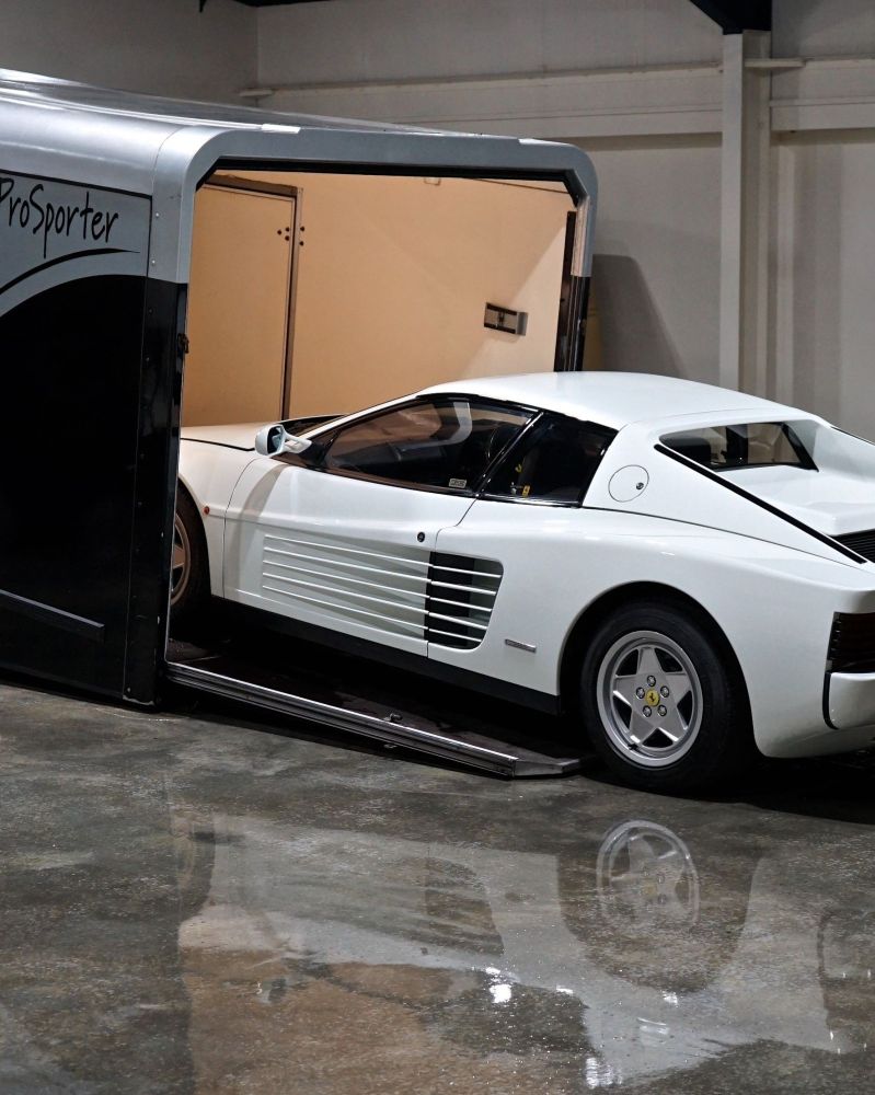 Create your pair of Air Dior papercraft models