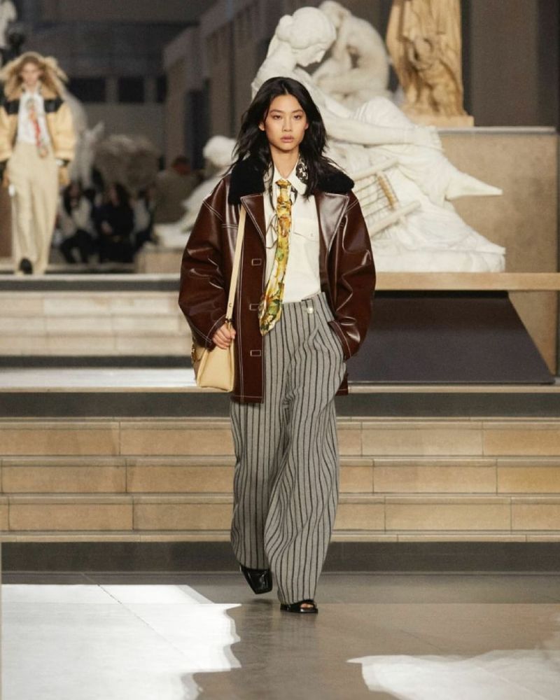 Le Louvre accueillera la première exposition de mode en 2025