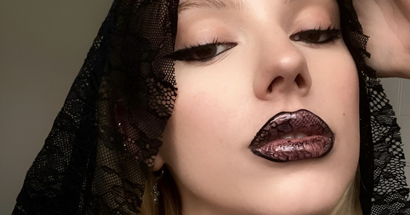 Lace Makeup Trend on TikTok: From Lace Face to Lace Lips and Eyes - nss ...