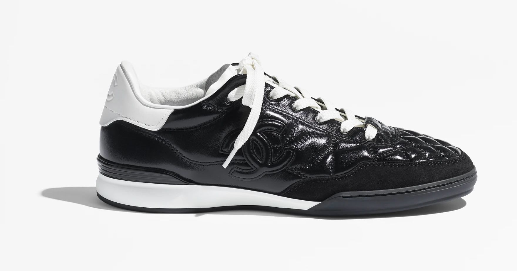 Football boots according to Chanel: the new Spring-Summer 2025 sneakers ...