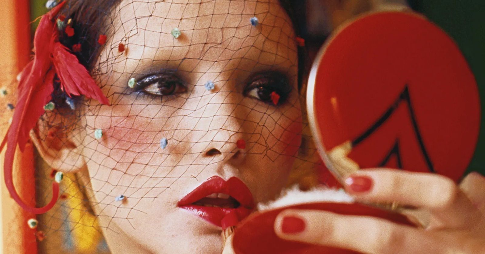 Archive Makeup: Why Vintage Beauty Is Back at the Center of 2025 Trends ...