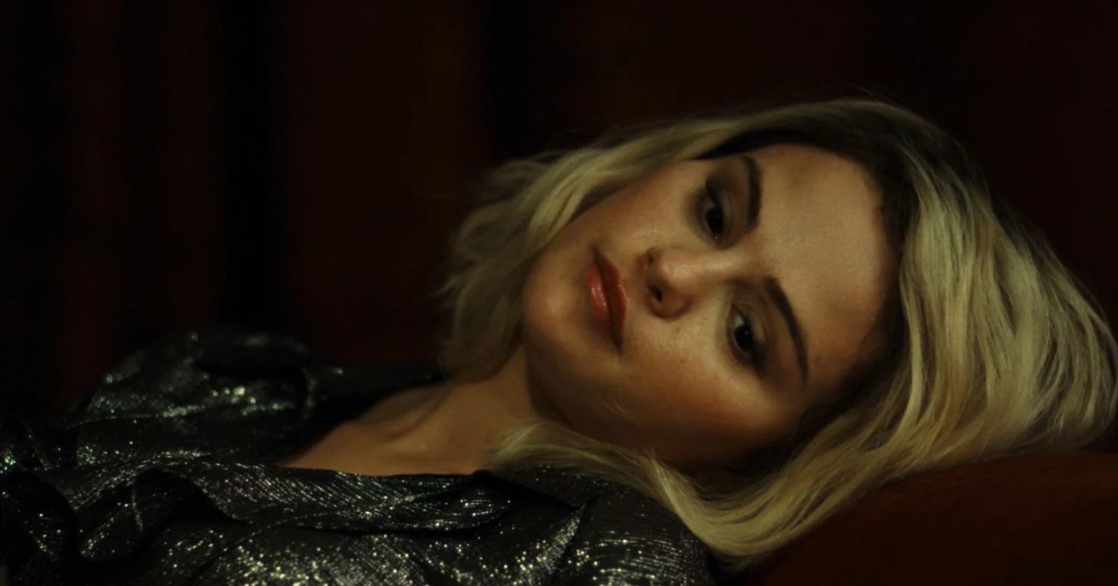 From Heroin Chic to Burnout Chic: The Aesthetic of Exhaustion in 2026 ...